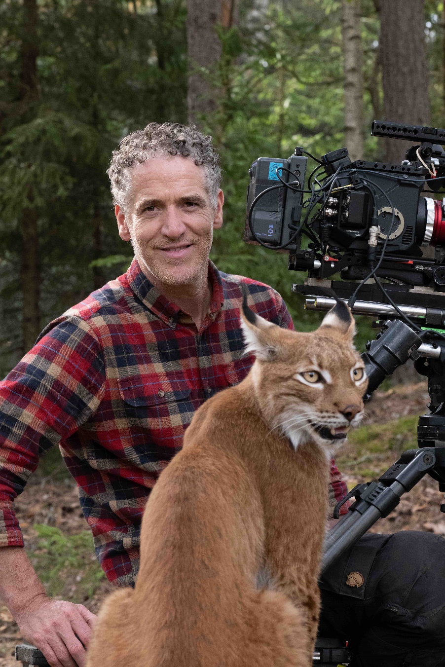 Panasonic Captures Lynx Cat Footage for Snow Cats & Me Documentary